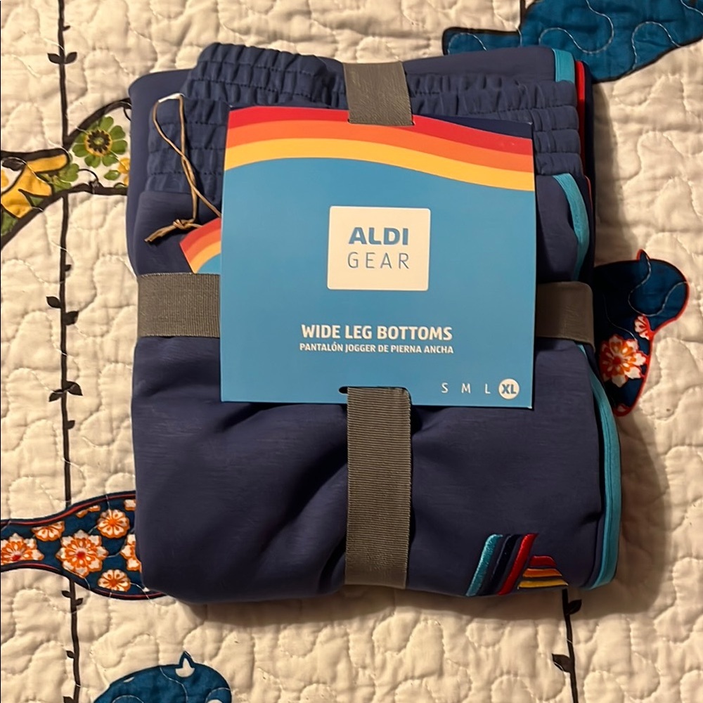 Aldi Gear Wide Leg Bottoms In Navy With Multicolor Ac… - Gem
